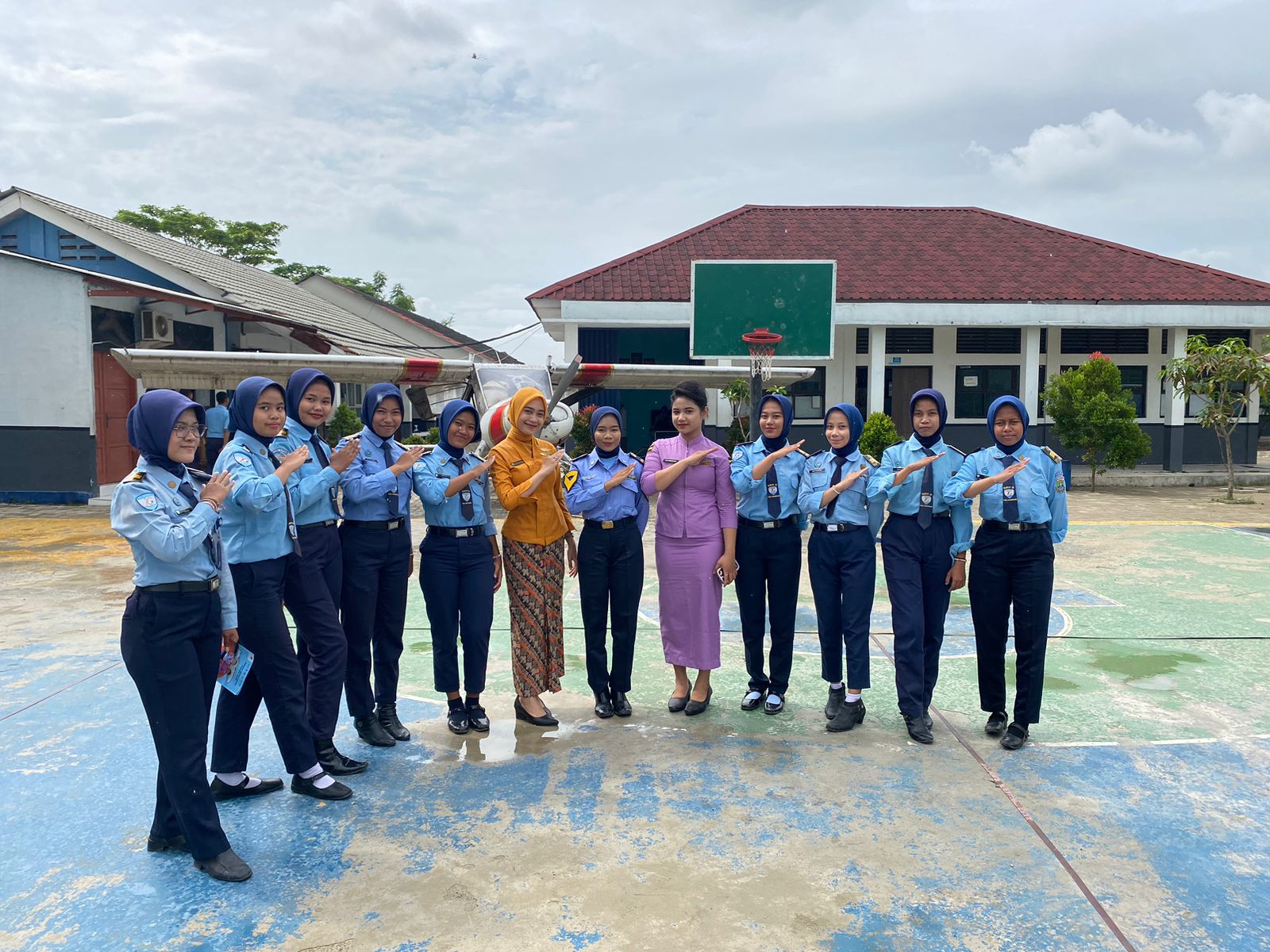 Mengenalkan Kampus Penerbangan STTKD pada Siswa SMKN 10 Kabupaten ...